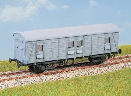 Parkside Peco PC39 SR CCT Parcels Van Kit- OO Gauge — Model Railway ...