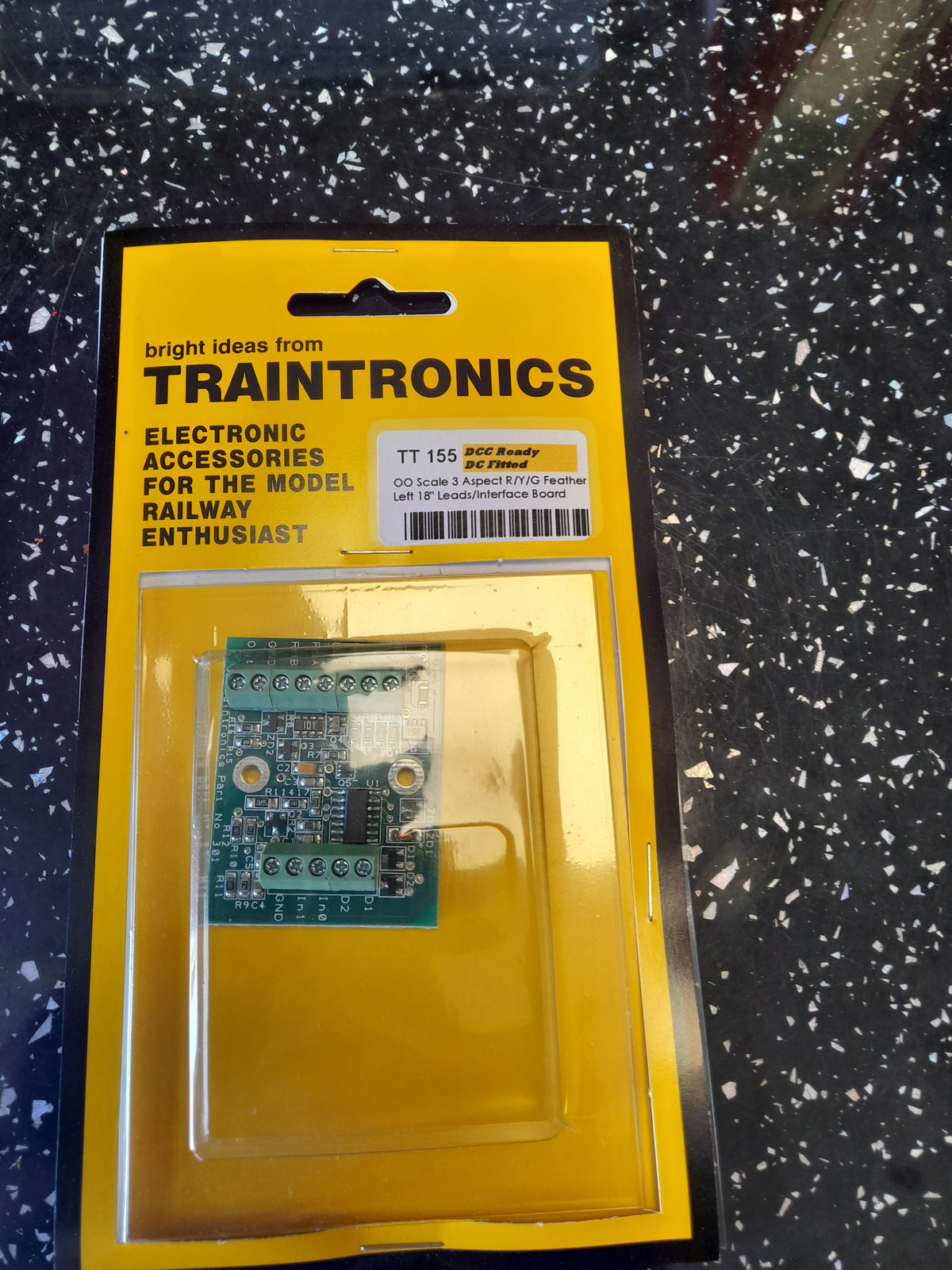 TrainTronics TT 155 OO Scale 3 Aspect R/Y/G Feather Left 18" Leads/Int ...